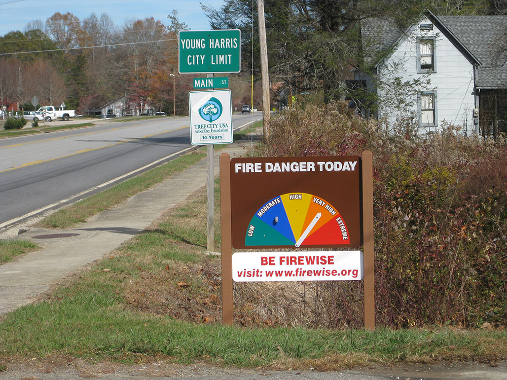 Photo Gallery of Fire Prevention & Smokey Bear Signs | Smokey Zone ...